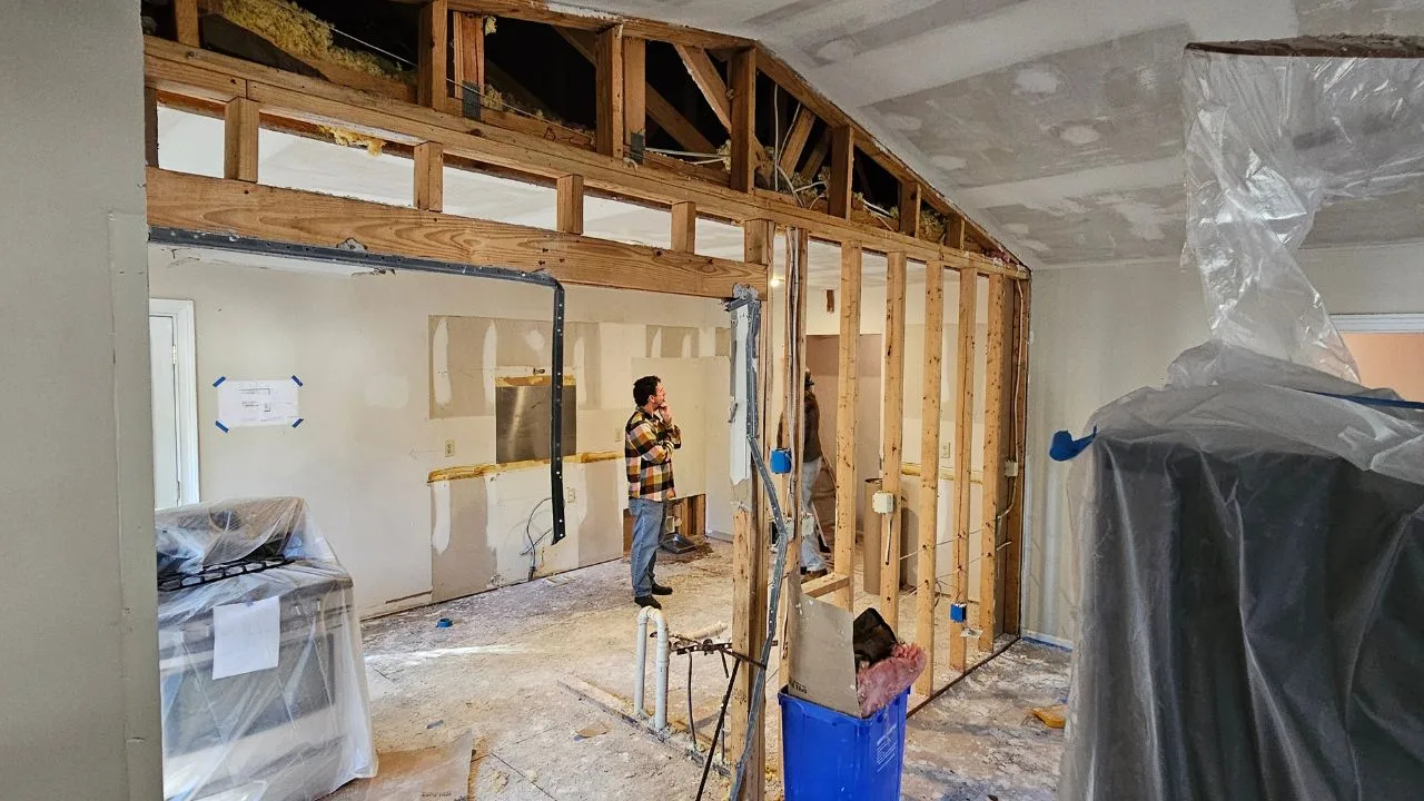 The Difference Between a Remodeling Contractor and a Handyman